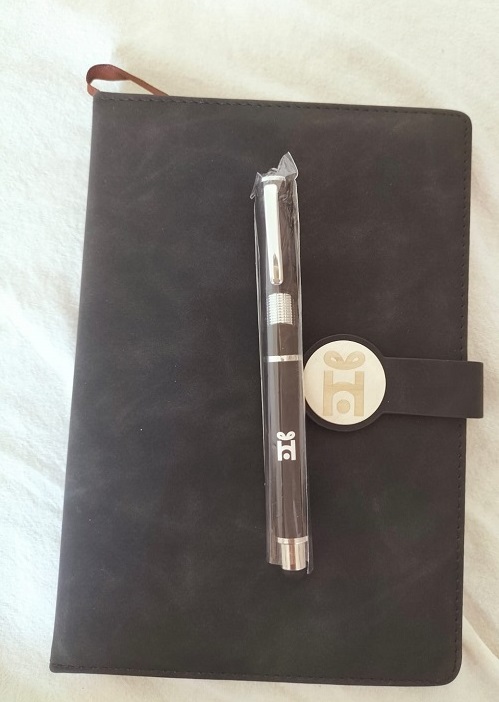 About Us - Hog - Tie